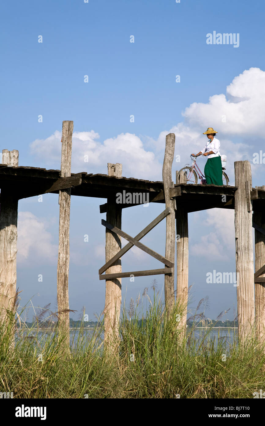 Burma bridge u bein bicycle hi-res stock photography and images - Alamy