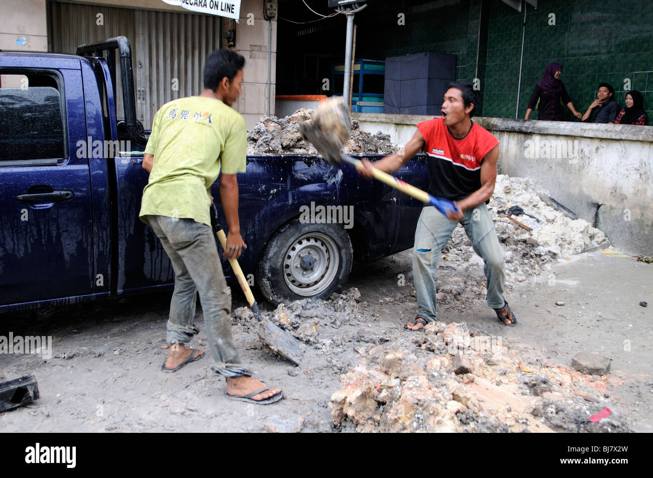 Indonesian workers hi-res stock photography and images - Alamy