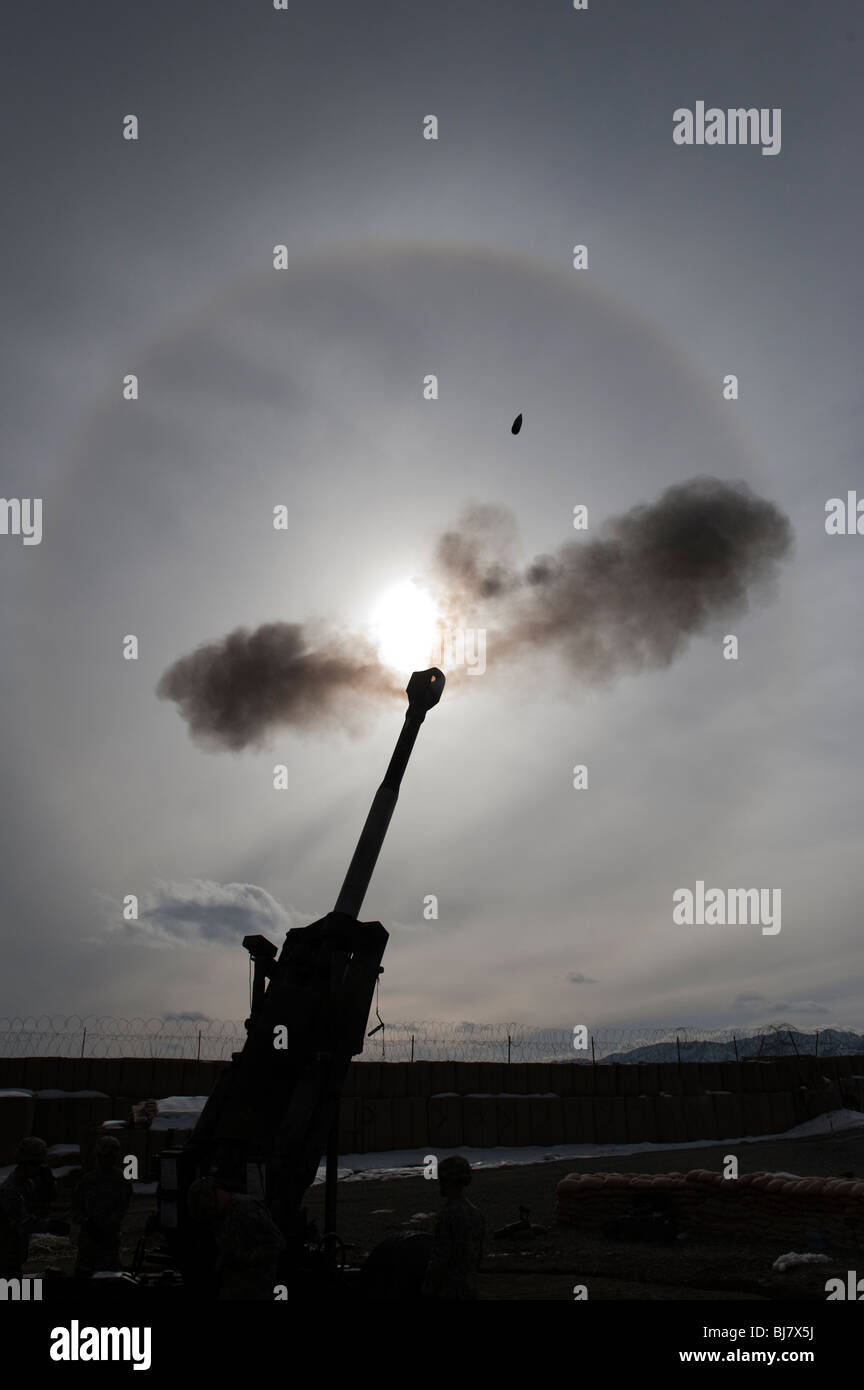 155 howitzer hi-res stock photography and images - Alamy