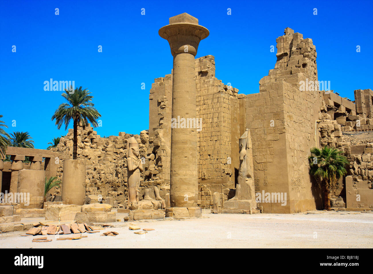 Nile temple sky hi-res stock photography and images - Alamy