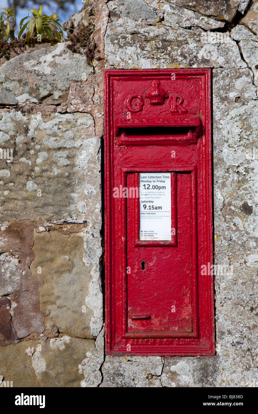 Postbox countryside hi-res stock photography and images - Alamy
