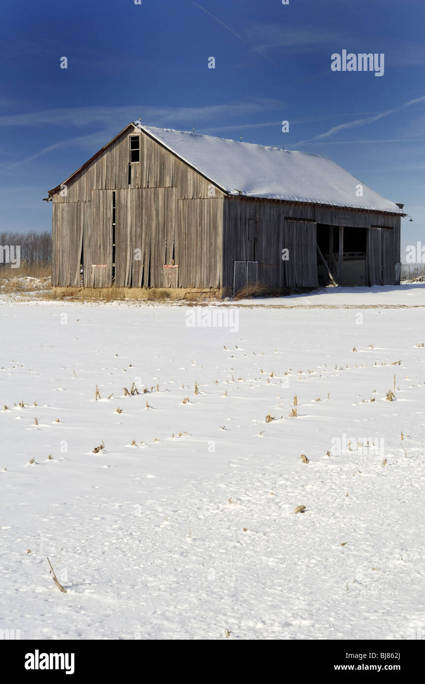 Winter barns hi-res stock photography and images - Alamy