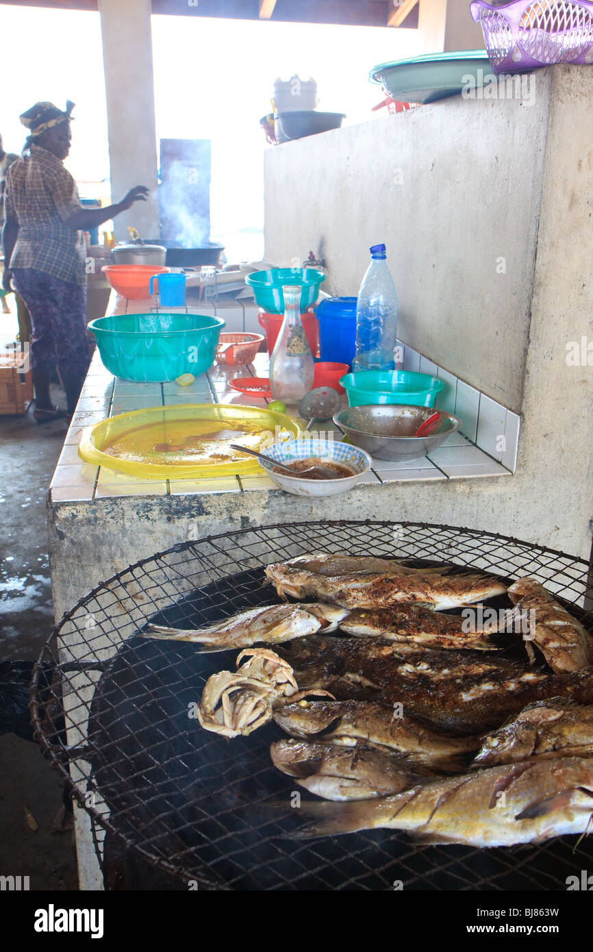 Africa Cameroon Chef Grilled Fish Kribi Meal Food Stock Photo - Alamy