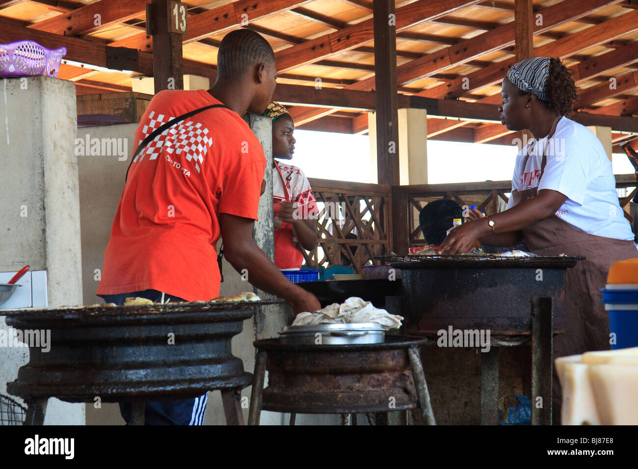 Africa Cameroon Chef Grilled Fish Kribi Meal Food Stock Photo - Alamy