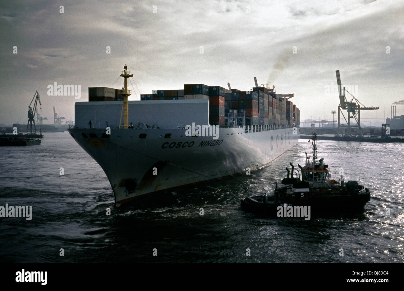 Arrive maneuver hi-res stock photography and images - Alamy
