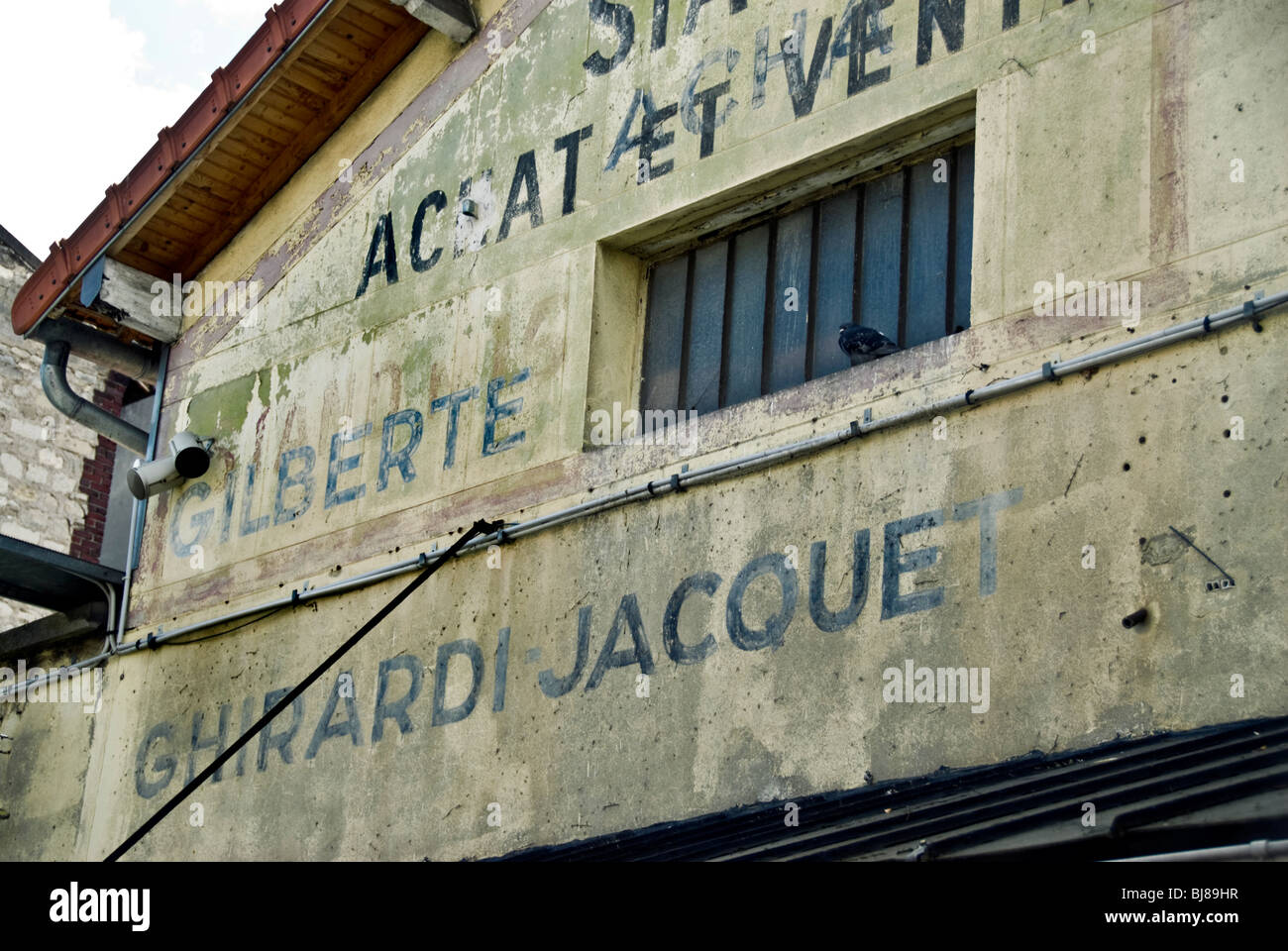 Paris vintage french storefront hi-res stock photography and images - Alamy