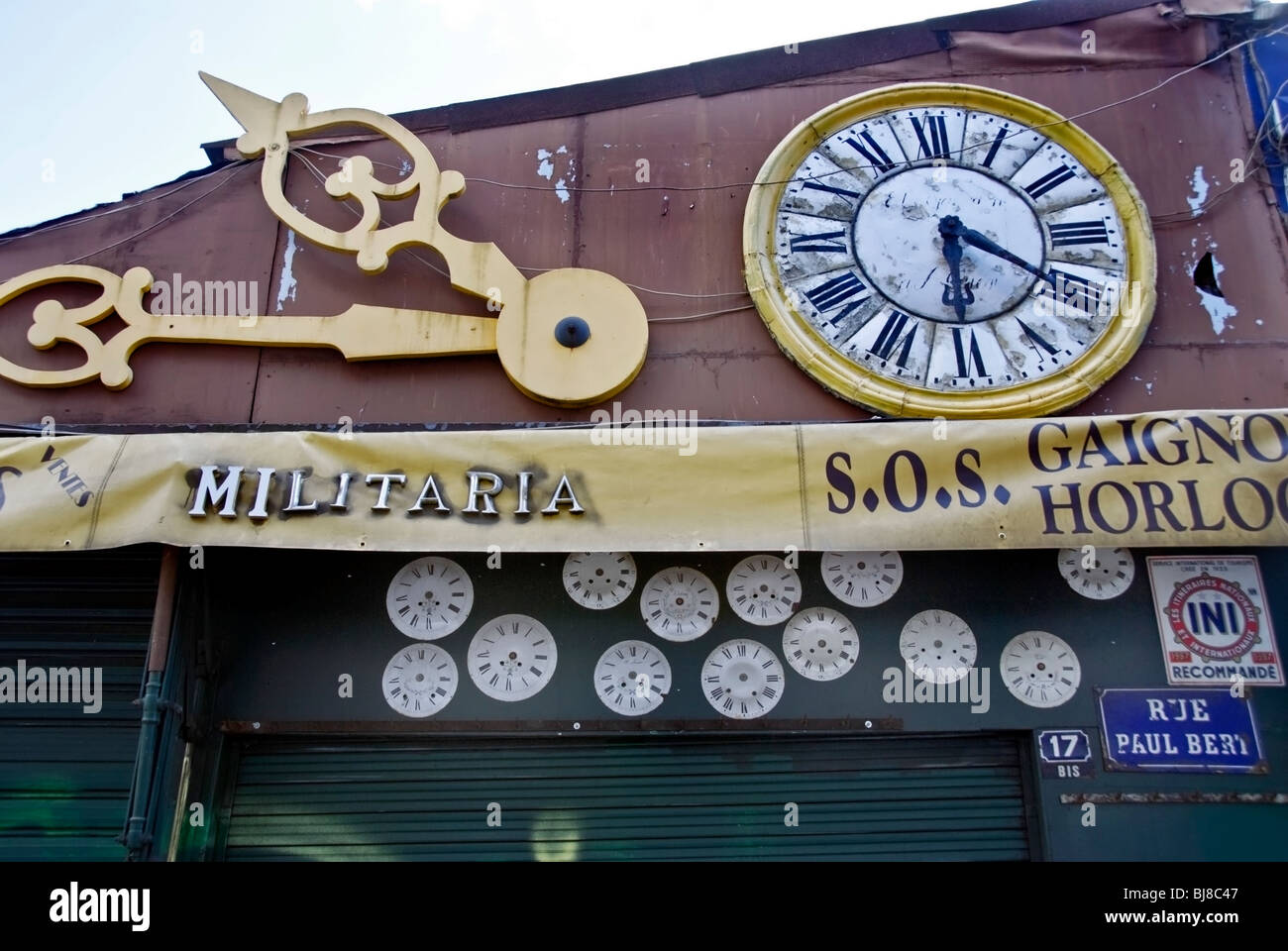 Time flies clock hi-res stock photography and images - Alamy