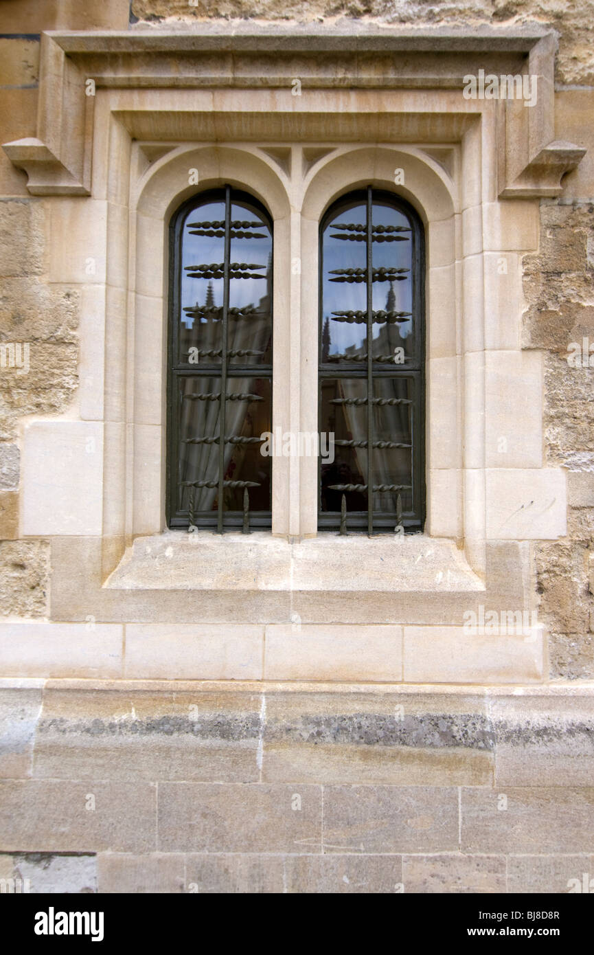 Window in Pembroke College Oxford Stock Photo - Alamy