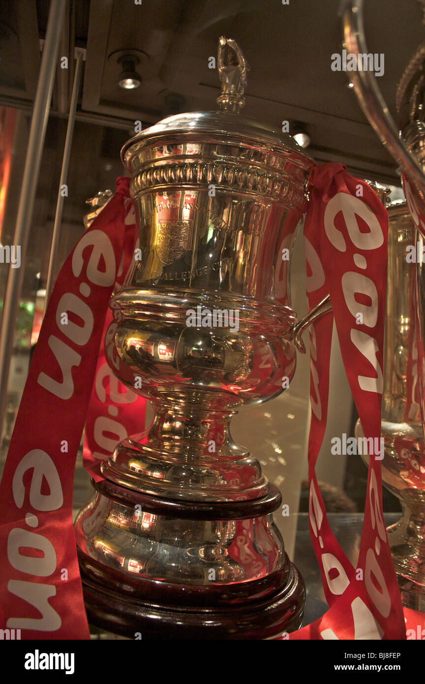 Premiership trophy football hi-res stock photography and images - Alamy