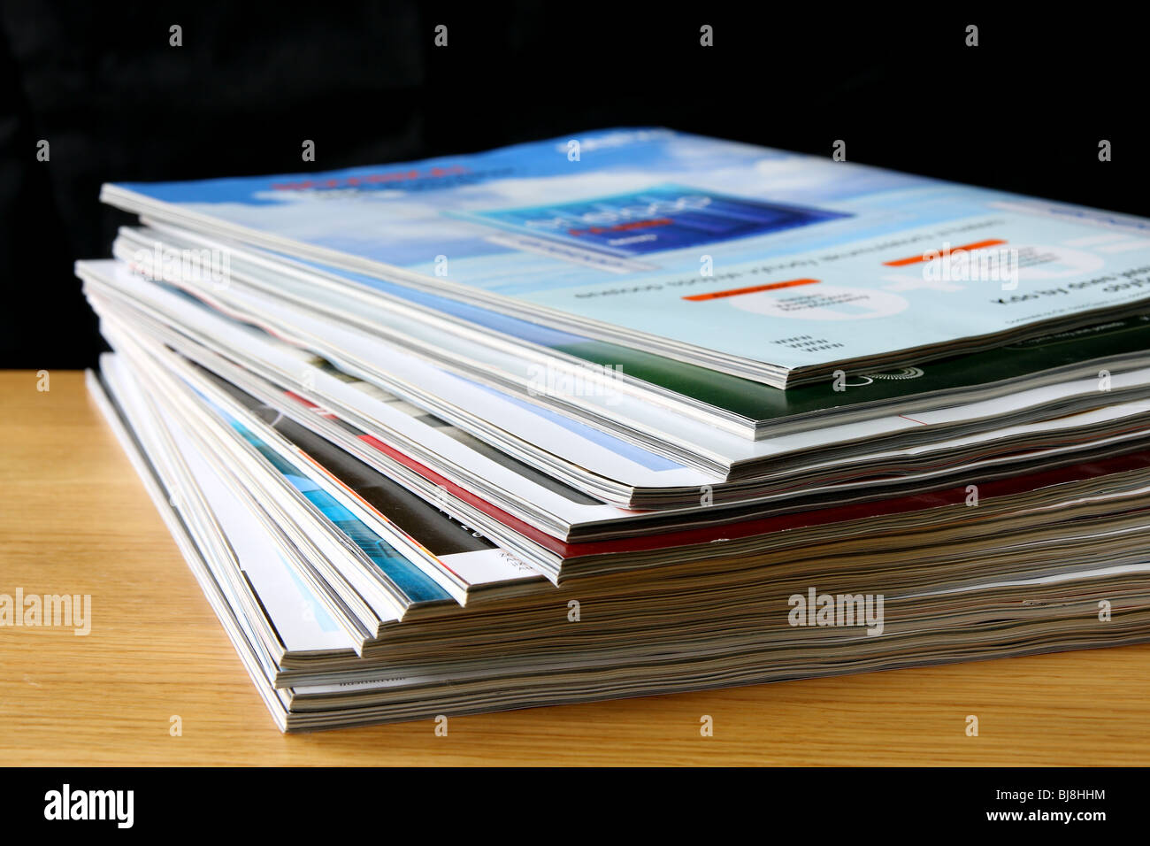 Pile of magazines hi-res stock photography and images - Alamy
