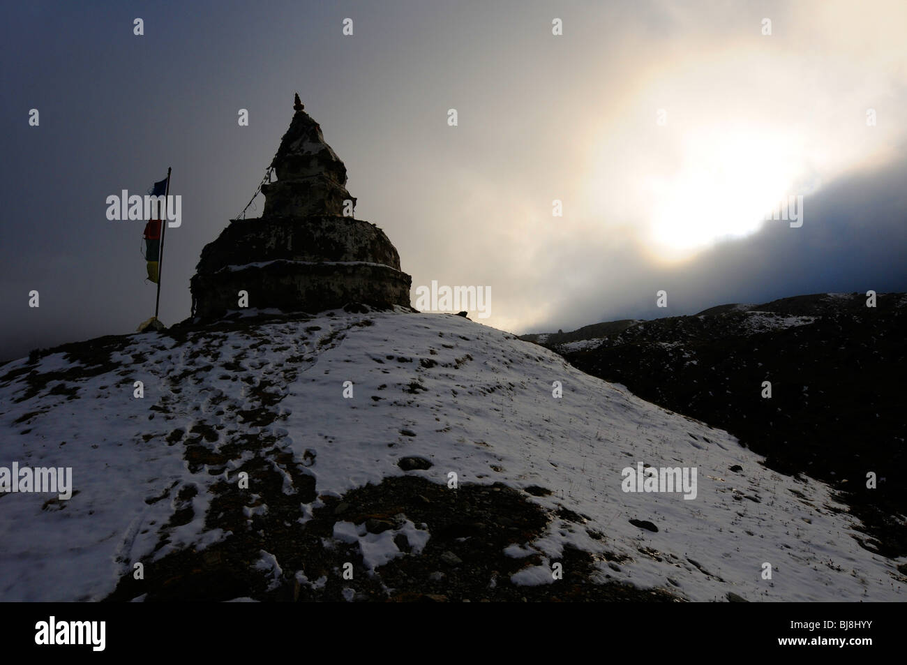 Stupa stuppa hi-res stock photography and images - Alamy