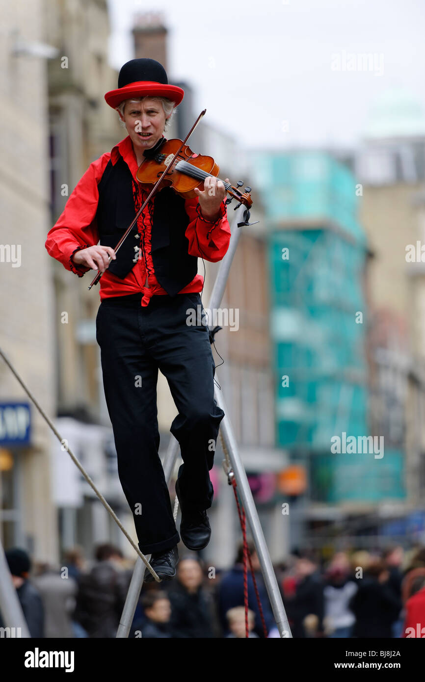 Entertainer hi-res stock photography and images - Alamy