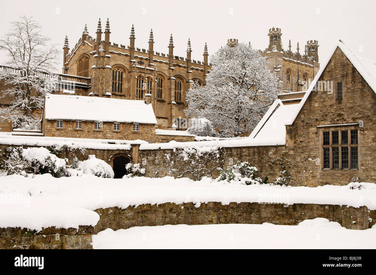 "Christ Church" College and winter snow, Oxford University, Oxfordshire ...