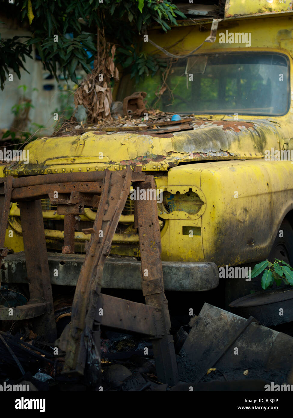 Old broken down bus hi-res stock photography and images - Alamy