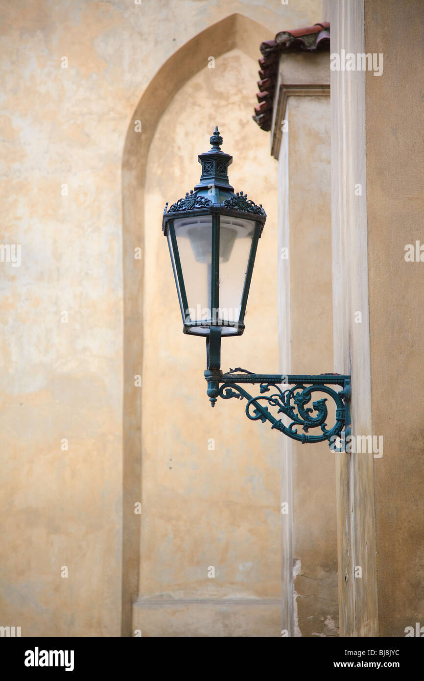 old fashioned street light Stock Photo - Alamy