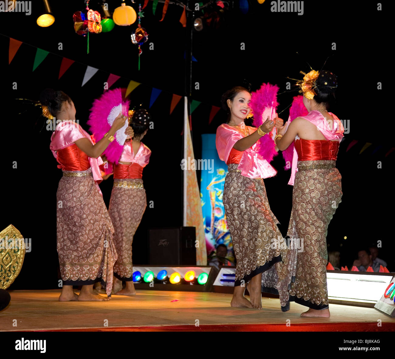 Traditional thai performing arts hi-res stock photography and images ...