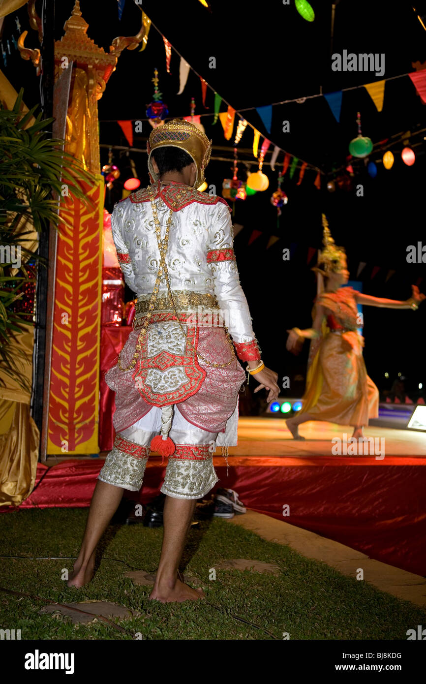 Thai male dancers hi-res stock photography and images - Alamy