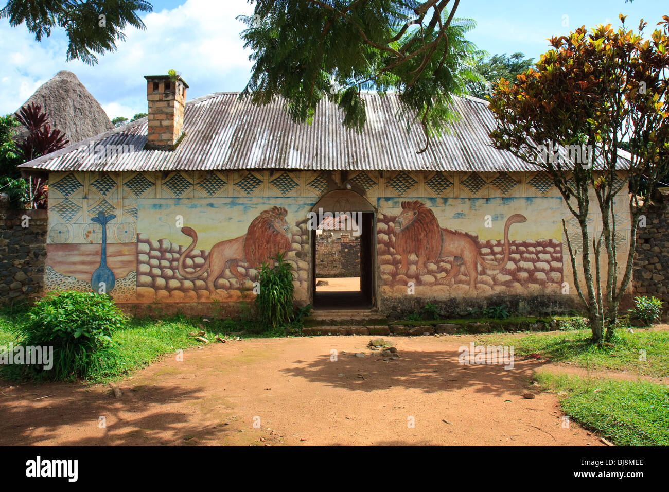 Africa bafut cameroon fons palace hi-res stock photography and images ...