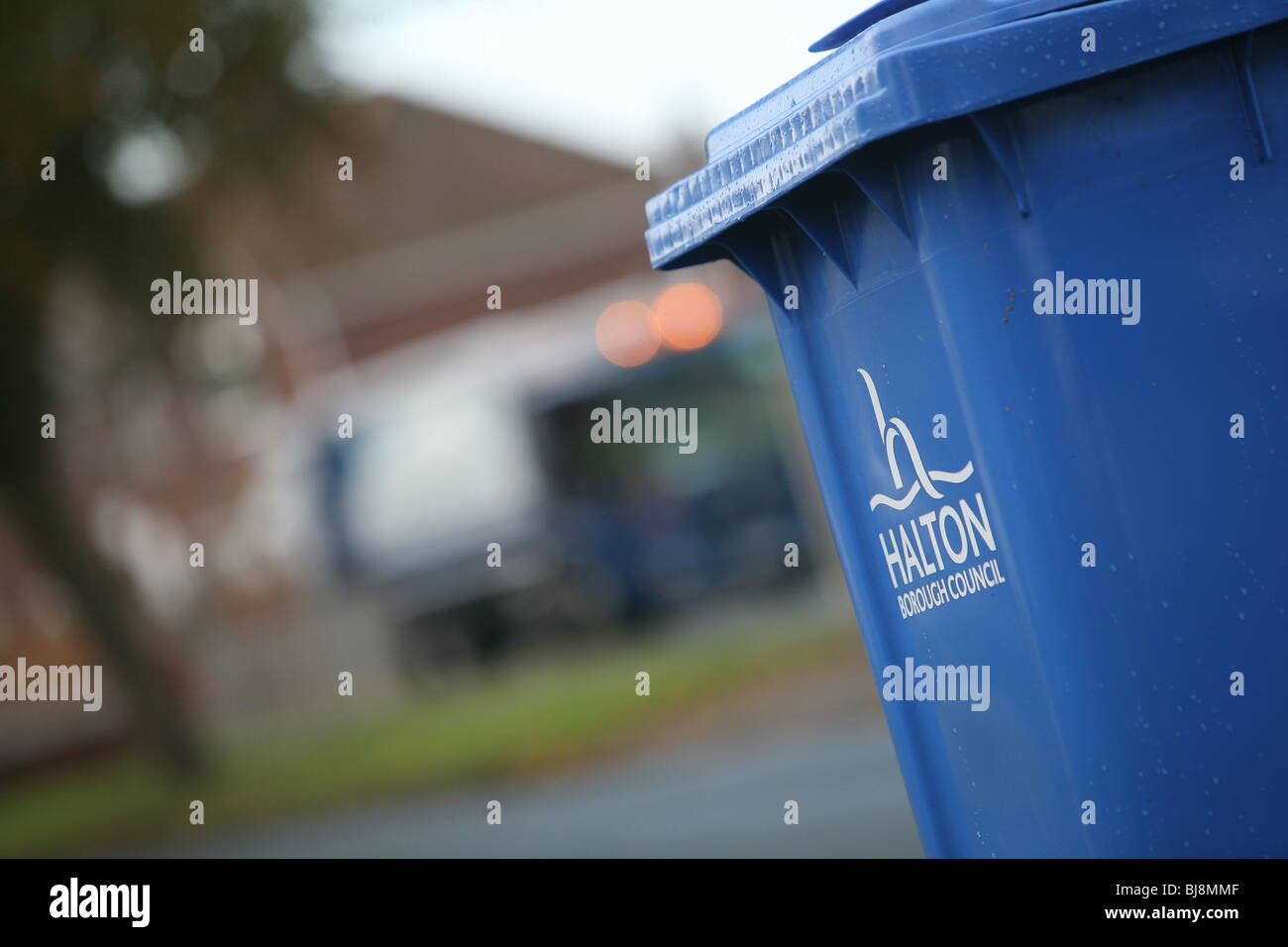 Wheelie bin, microchip, sensor,recycle,measure Stock Photo - Alamy