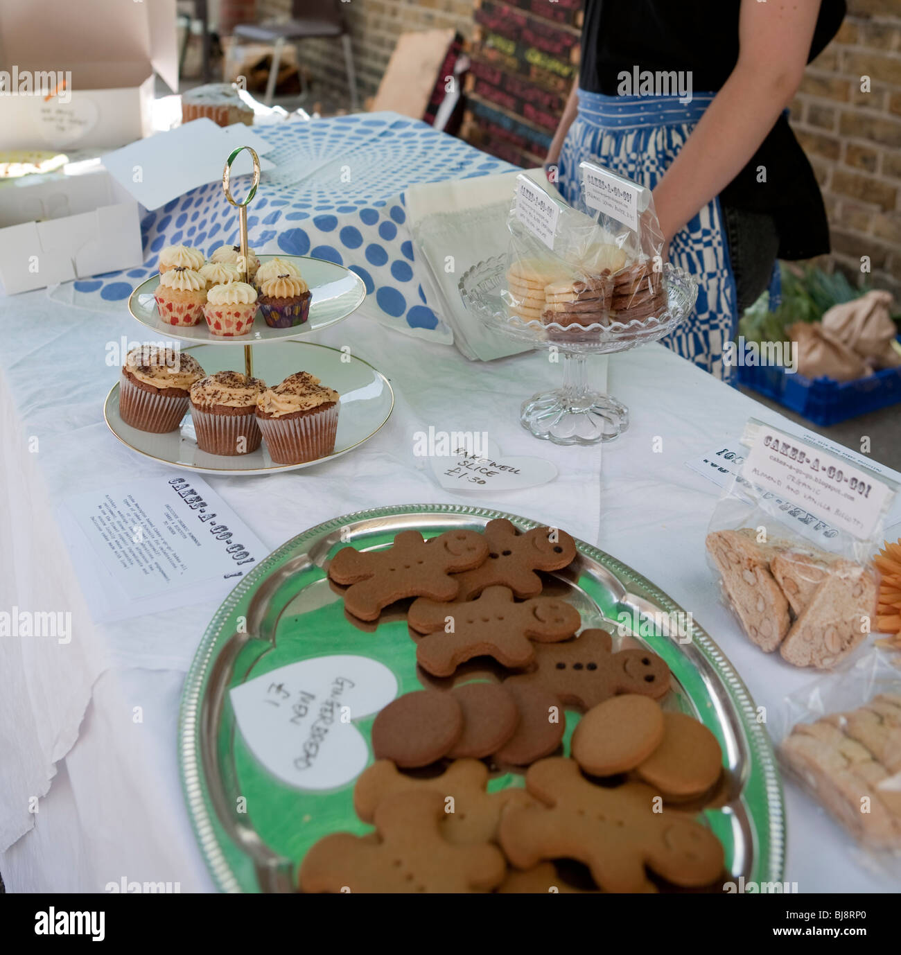 Tiered cake stand hi-res stock photography and images - Alamy