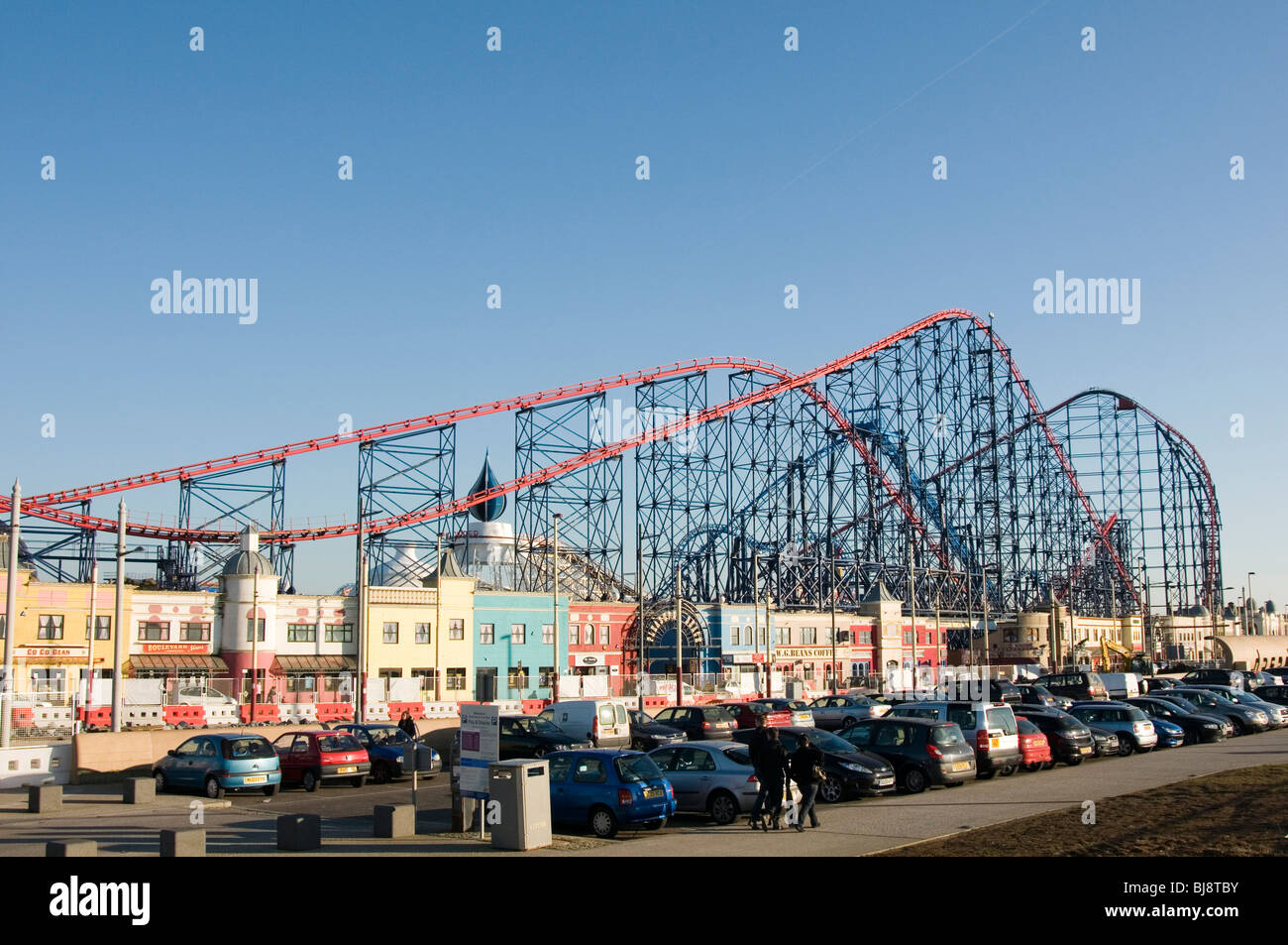 Double dip rollercoaster hi-res stock photography and images - Alamy