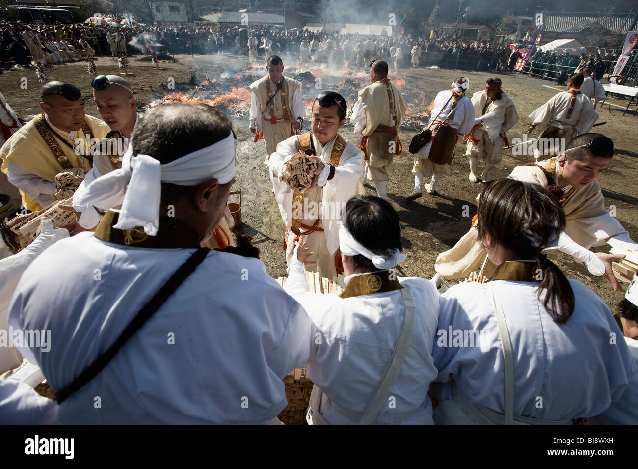 Fire walk hi-res stock photography and images - Alamy