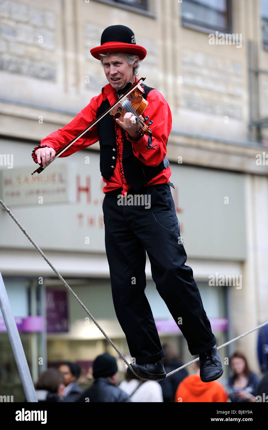Entertainer hi-res stock photography and images - Alamy