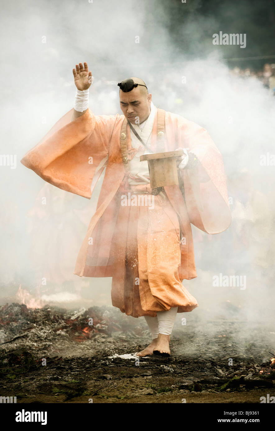 Fire walk hi-res stock photography and images - Alamy