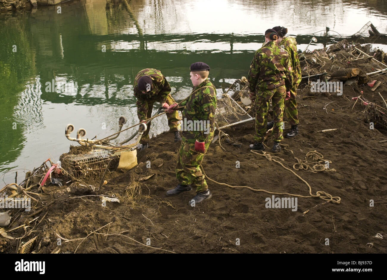 Cleaning river waste hi-res stock photography and images - Alamy