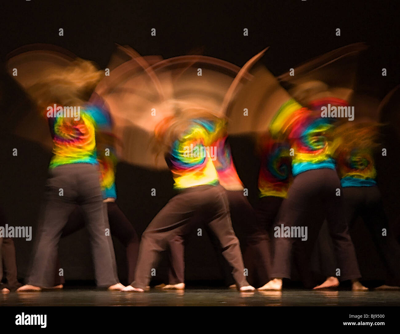 Modern dance performance Stock Photo - Alamy
