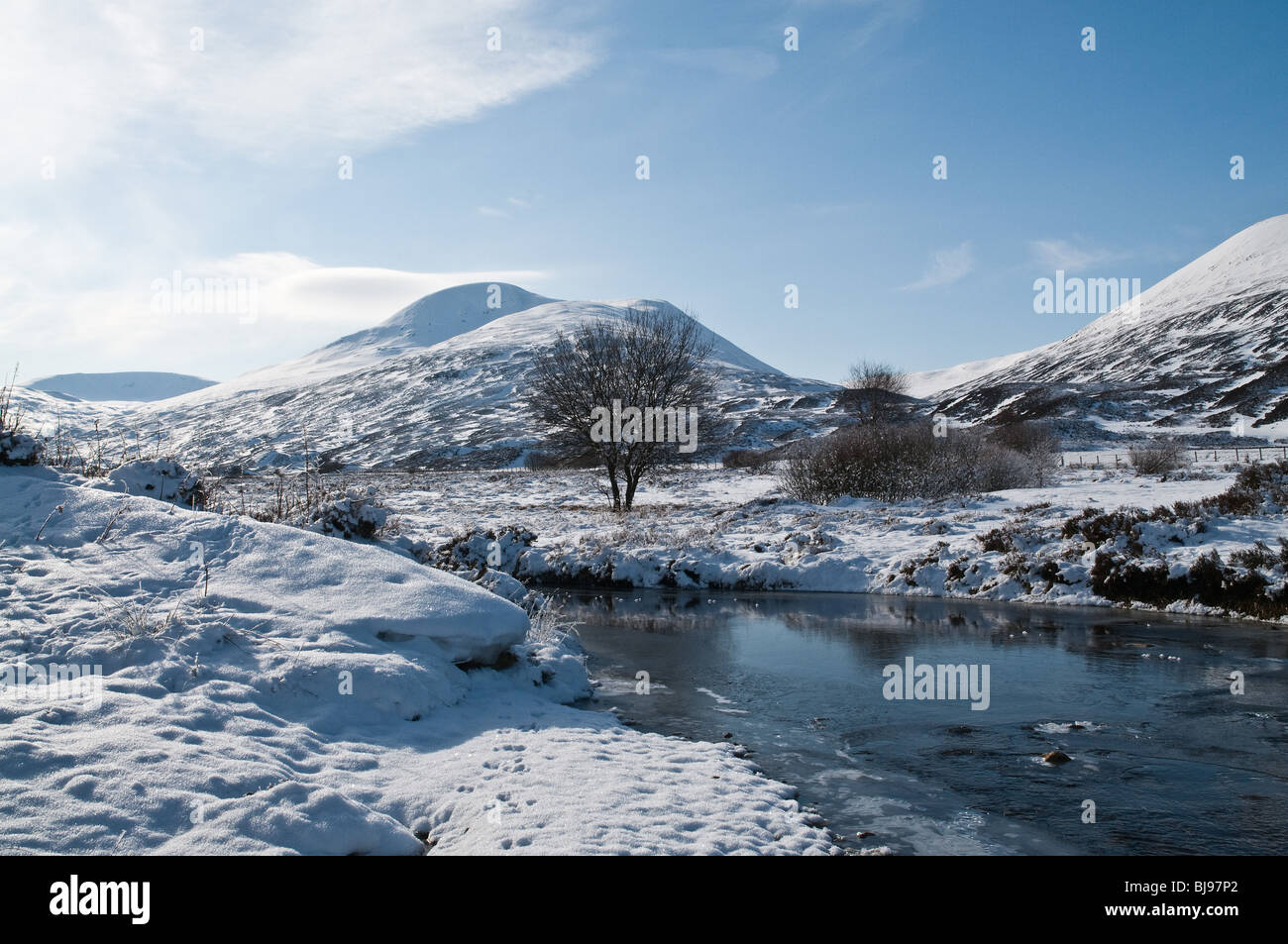 dh BALSPORRAN INVERNESSSHIRE Snowy scottish glen scotland winter scene ...