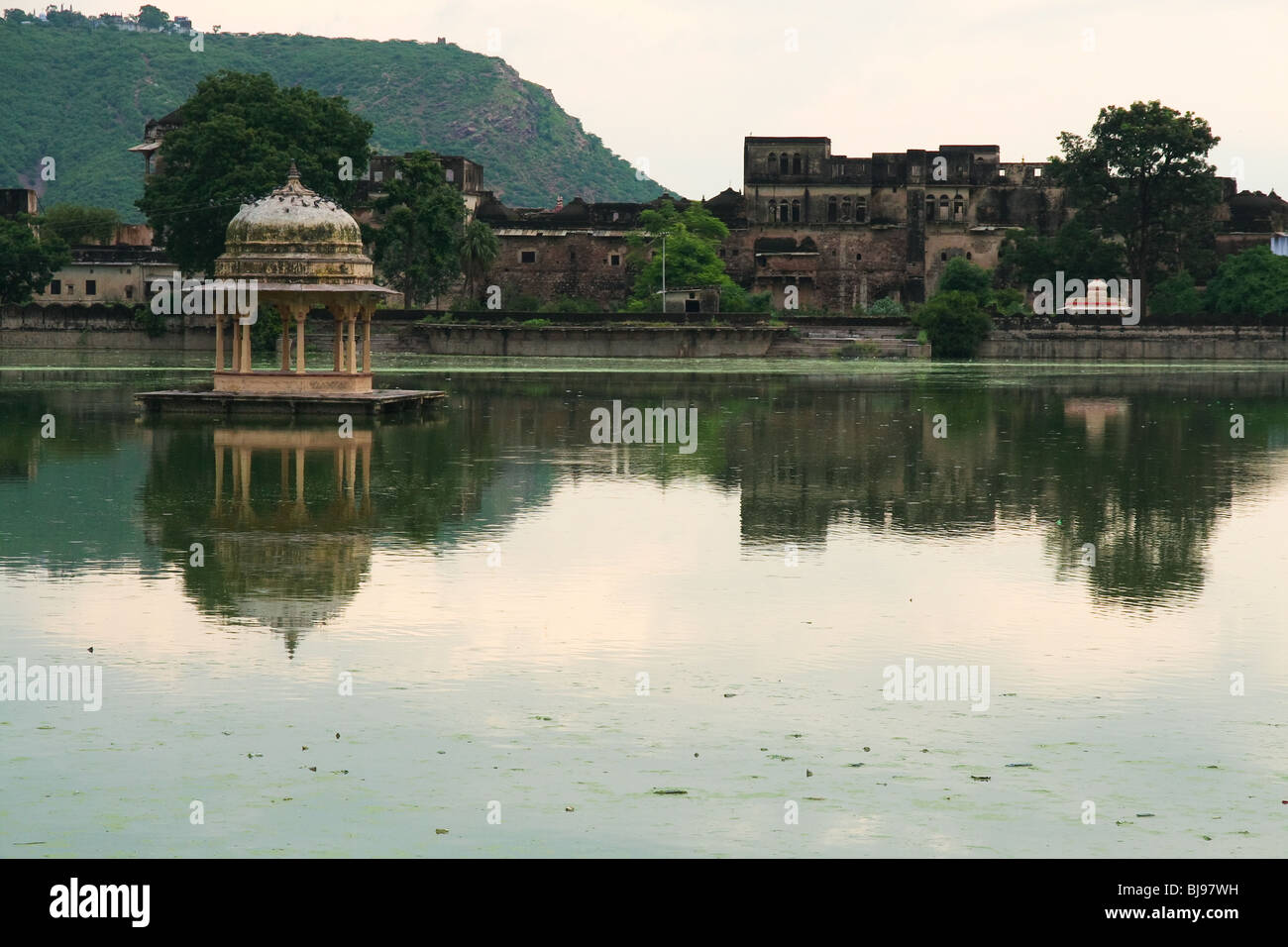 Chhattri India Lake Rajasthan Sunset Water Stock Photo - Alamy