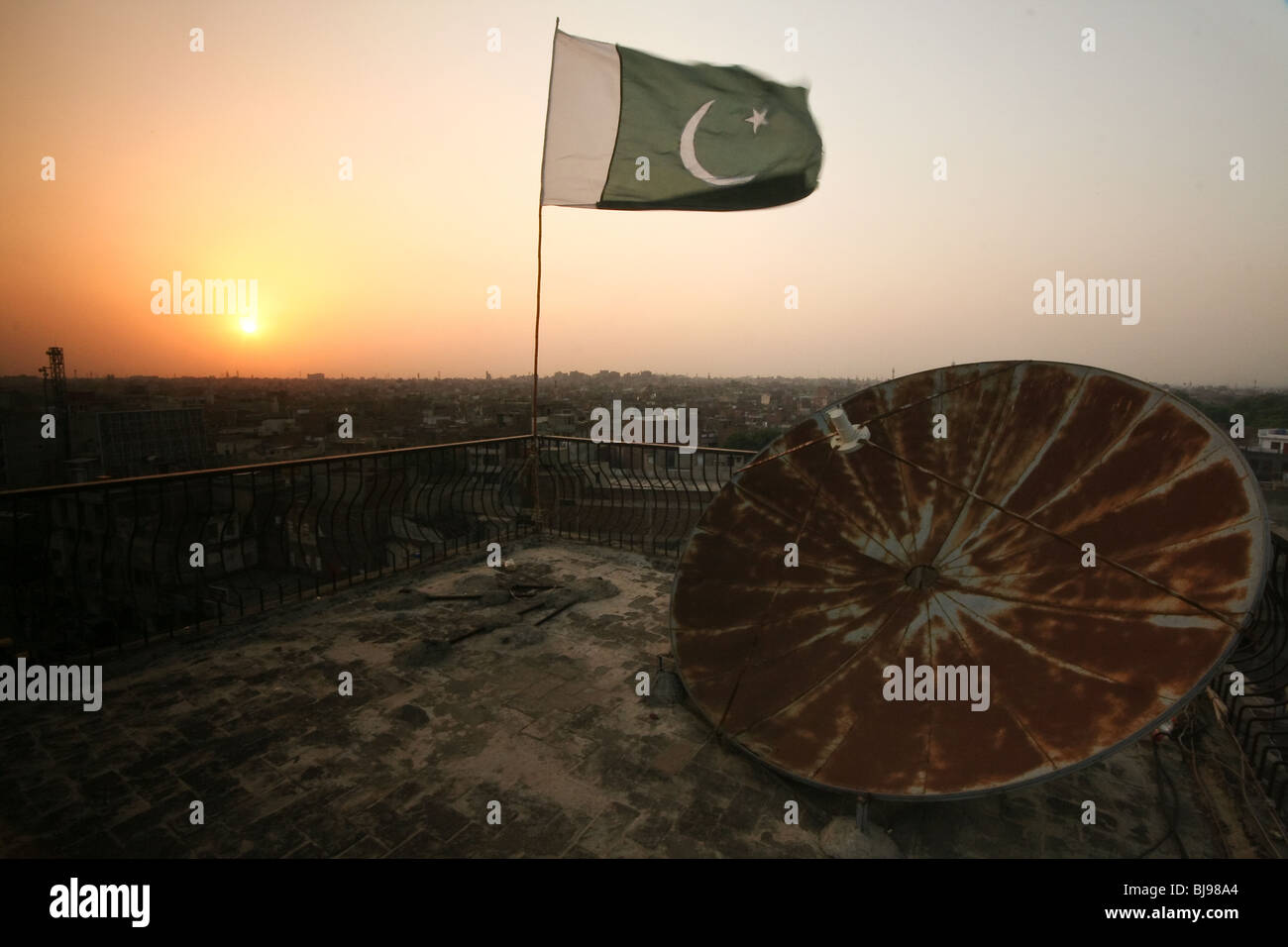Cityscape Lahore Pakistan Punjab Street Sun Sunset Stock Photo - Alamy