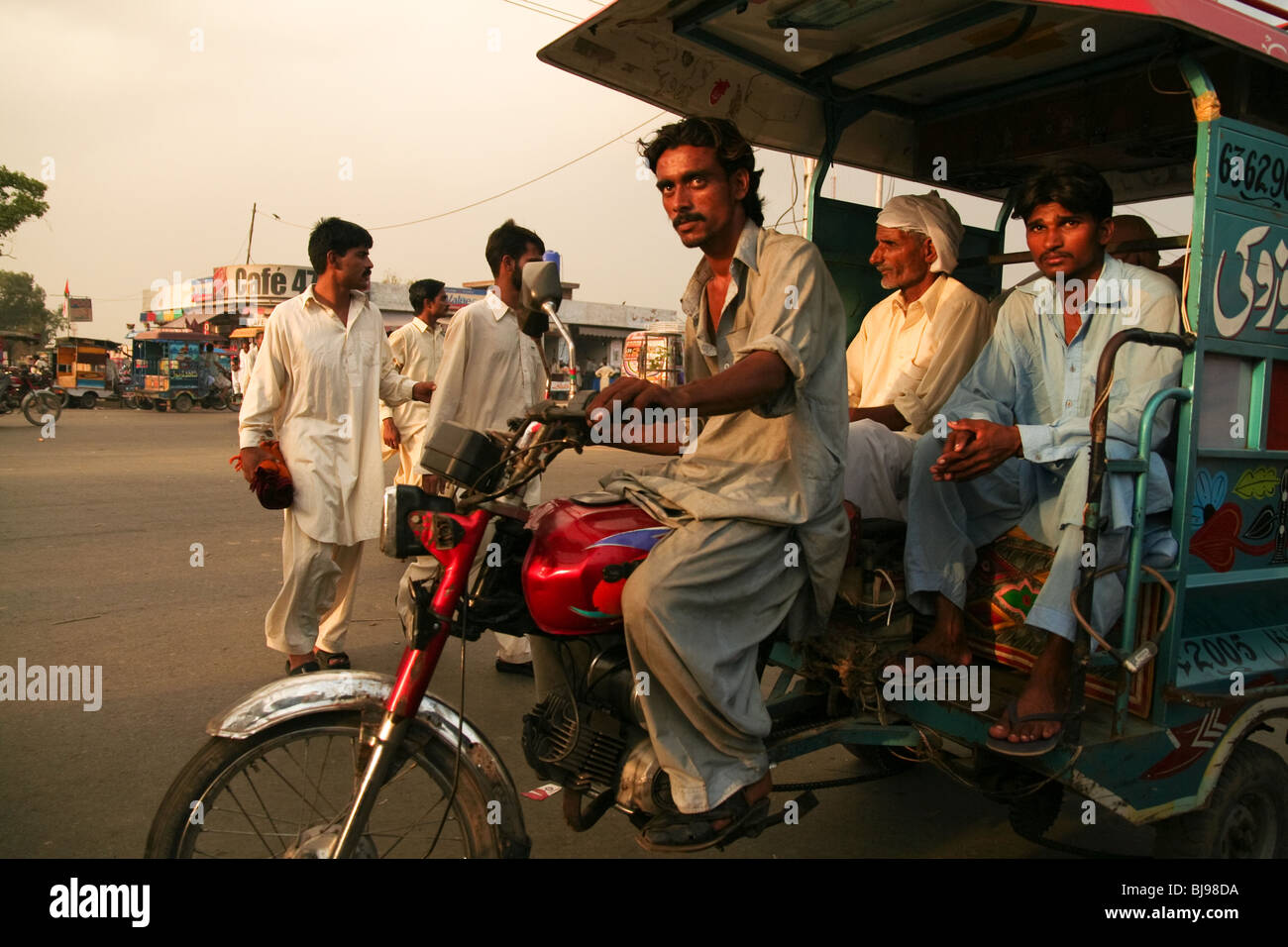 Old lahore hi-res stock photography and images - Alamy