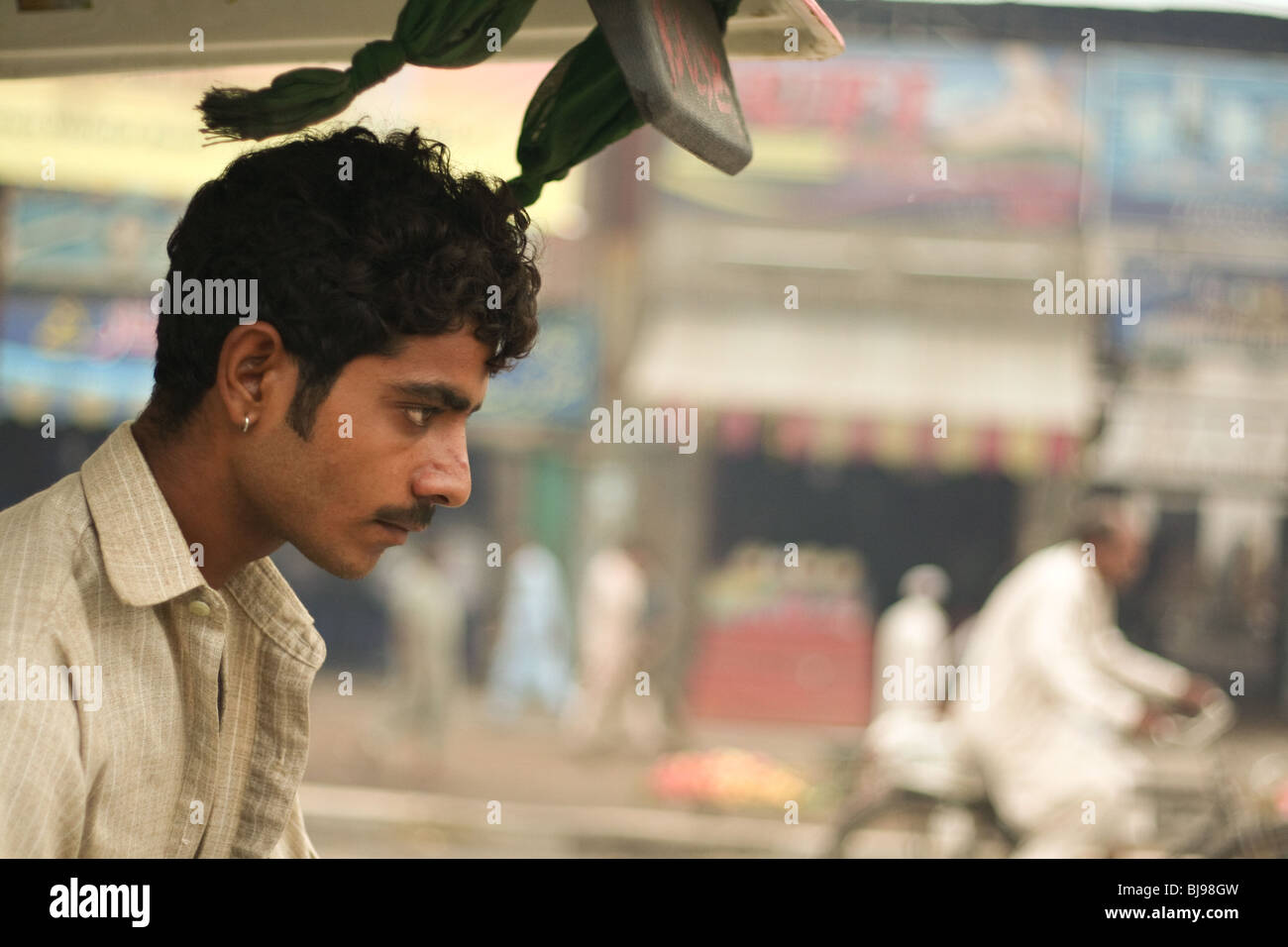 Auto rickshaw pakistan hi-res stock photography and images - Alamy