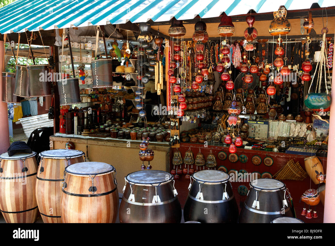 Handicraft market hi-res stock photography and images - Alamy