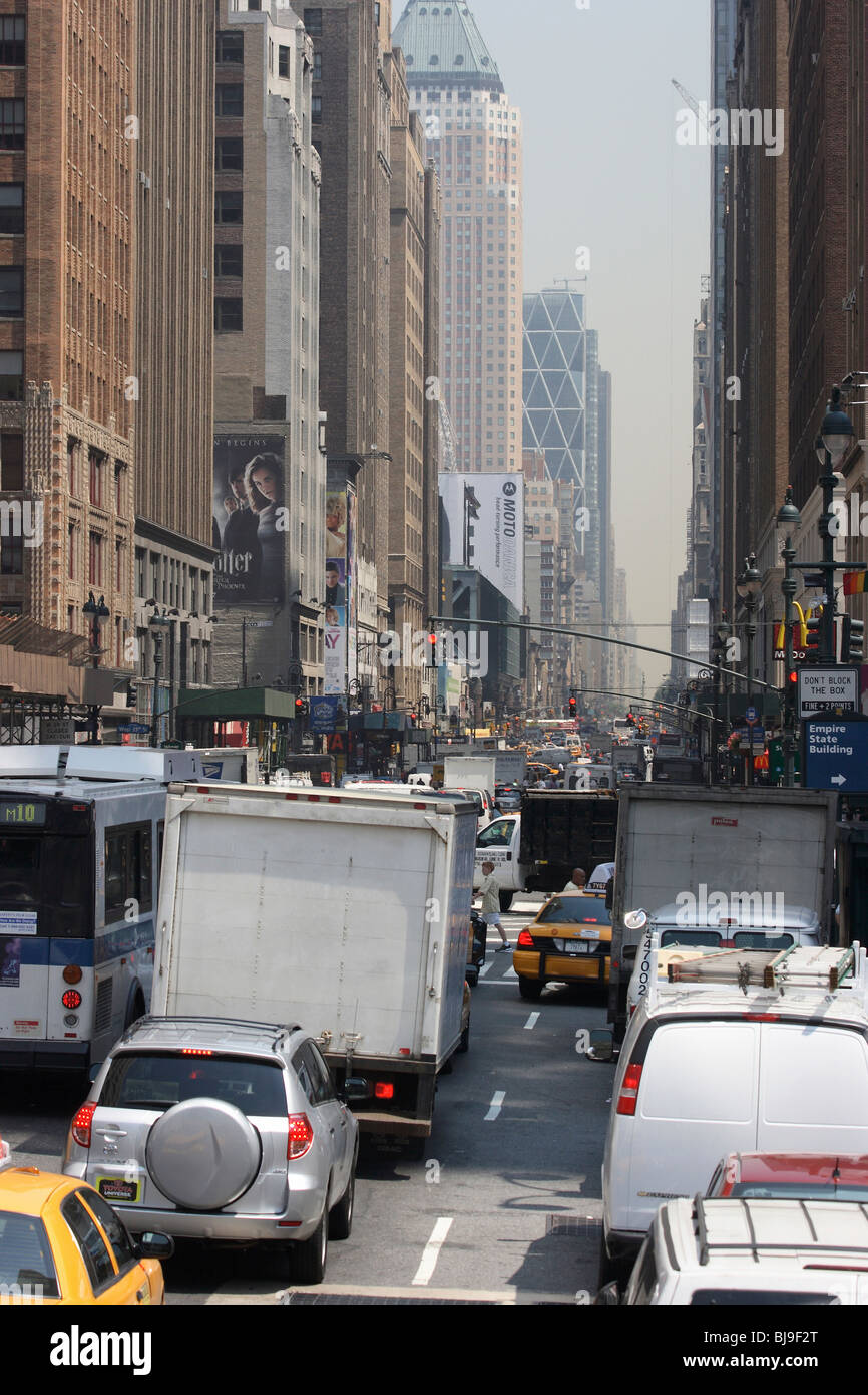 Road traffic on Manhattan, New York, USA Stock Photo - Alamy