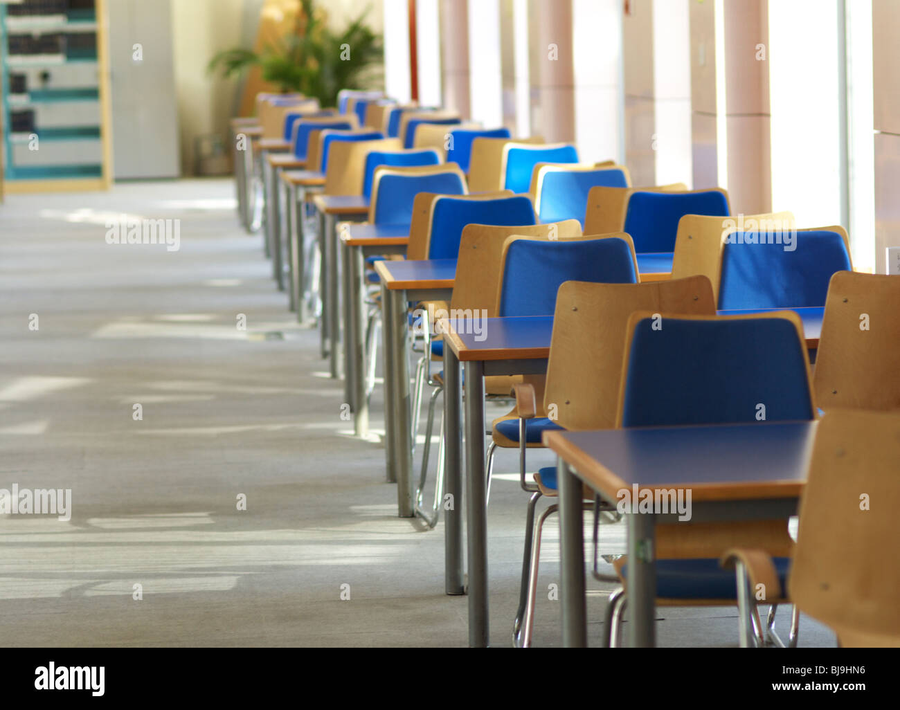 University classroom hi-res stock photography and images - Alamy