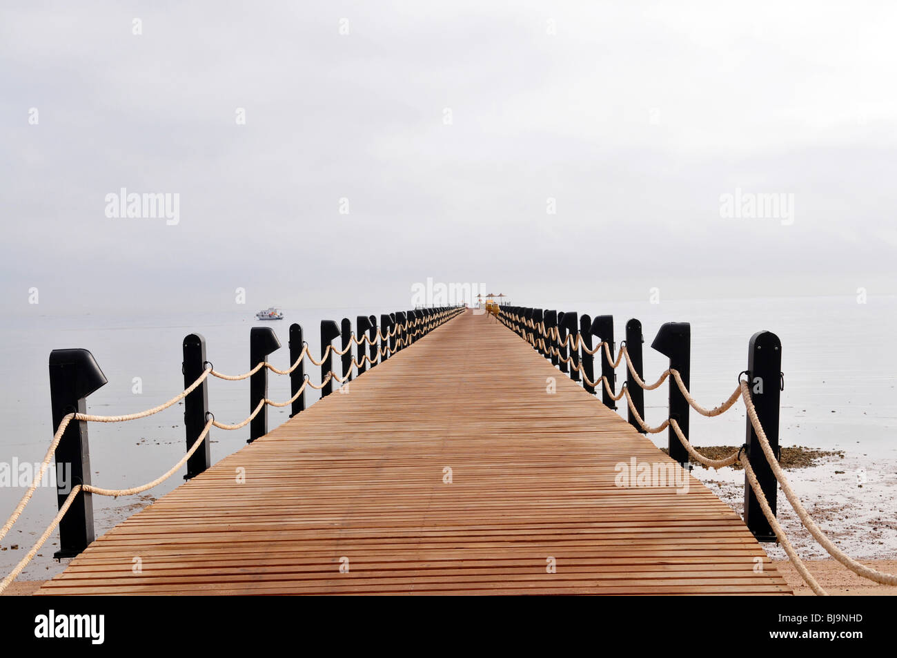 Wooden footbridge over water hi-res stock photography and images - Alamy