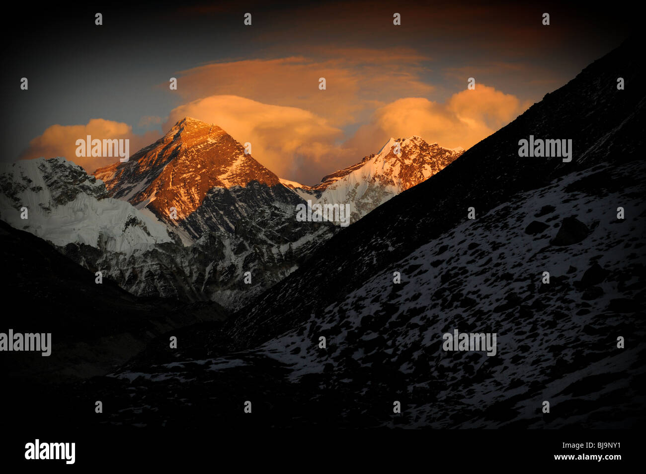 Mt everest region nepal hi-res stock photography and images - Alamy