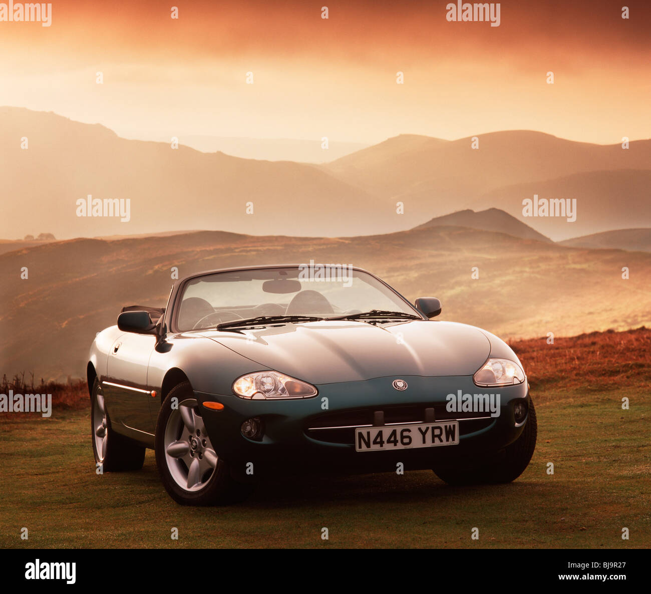 Jaguar xk8 convertible hi-res stock photography and images - Alamy