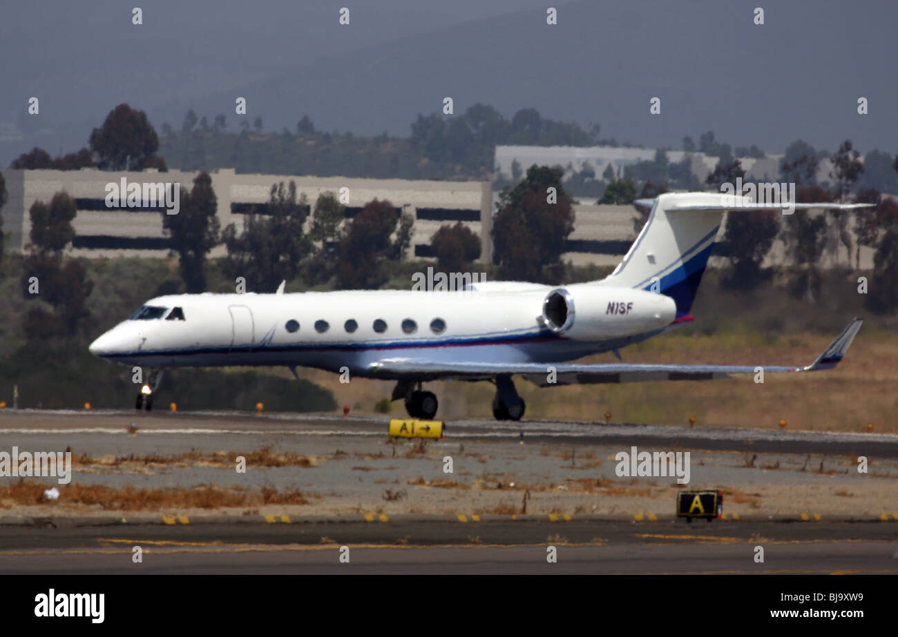 Faa aviation hi-res stock photography and images - Alamy