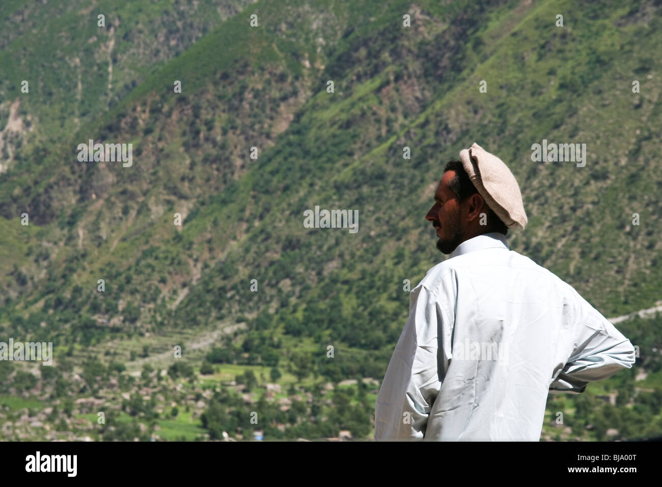 Gilgit-Baltistan Karakoram Highway Pakistan Men Stock Photo - Alamy