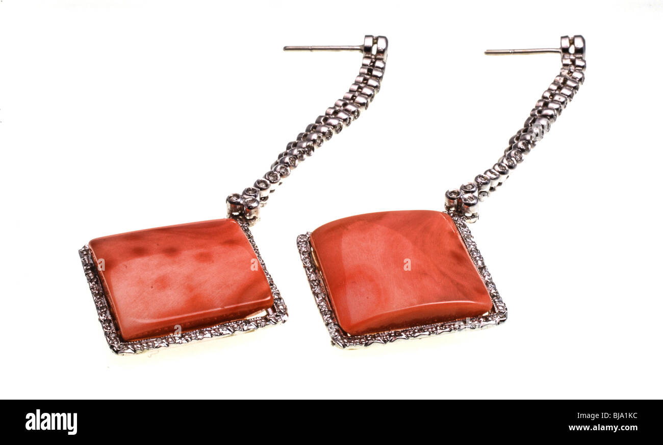 Gold diamonds hi-res stock photography and images - Alamy