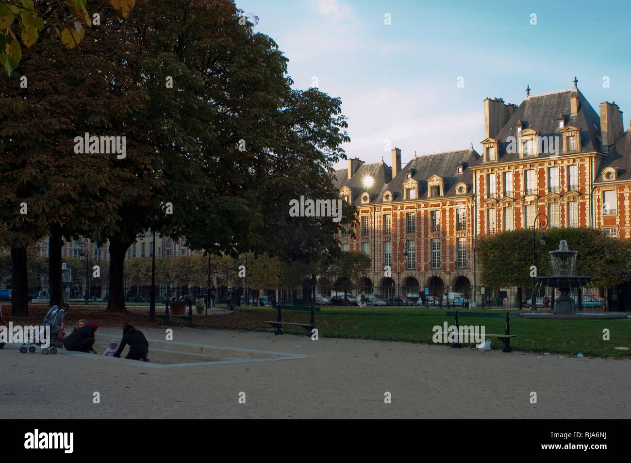 Parisian public parks hi-res stock photography and images - Alamy