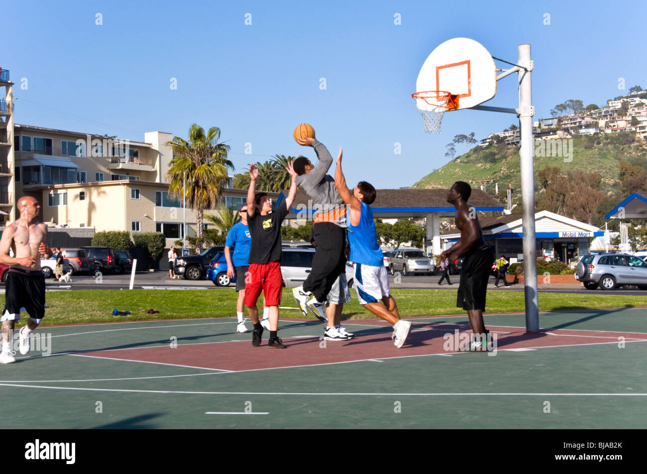 Basketball playing man california hi-res stock photography and images ...