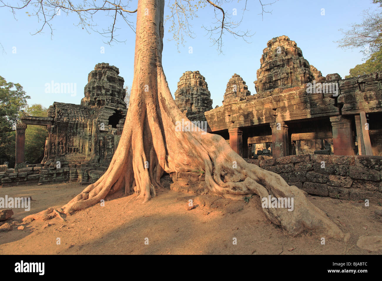 Bantheay Kgai temple at Angkor, Siem Reap, Cambodia Stock Photo - Alamy