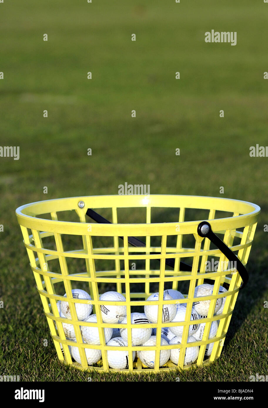 Practice range golf balls hi-res stock photography and images - Alamy