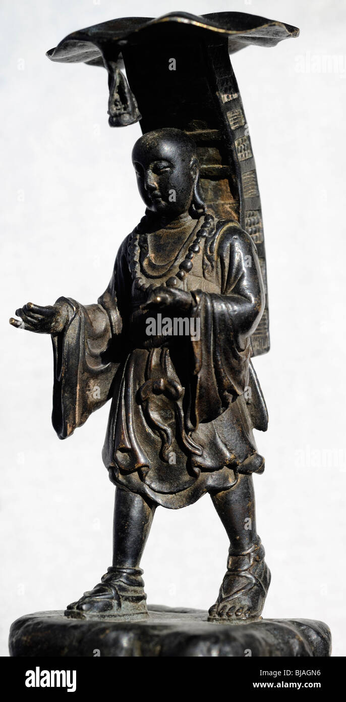 Statue of Chinese Buddhist monk Xuanzang Stock Photo - Alamy
