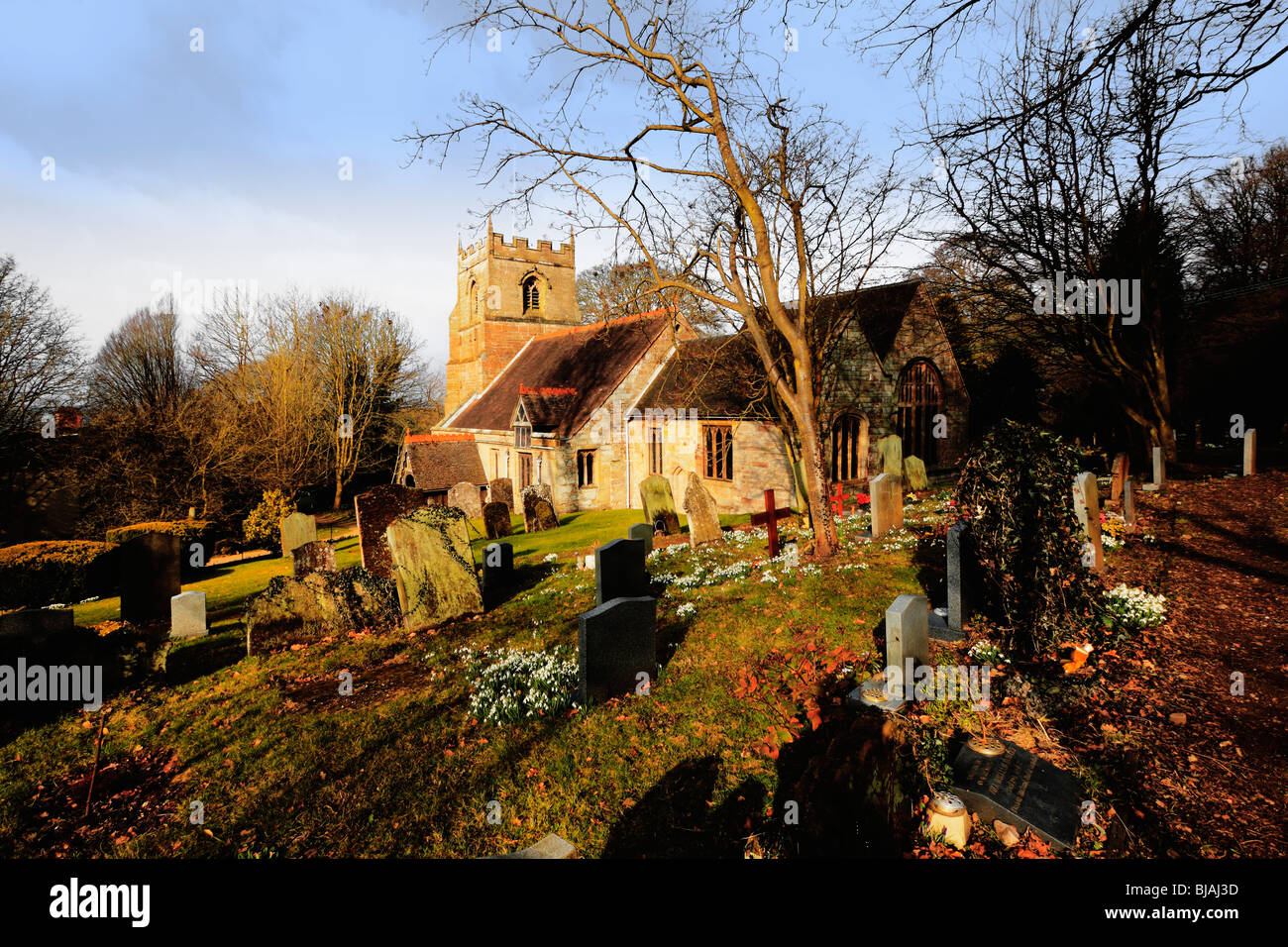 Parish church in england hi-res stock photography and images - Alamy